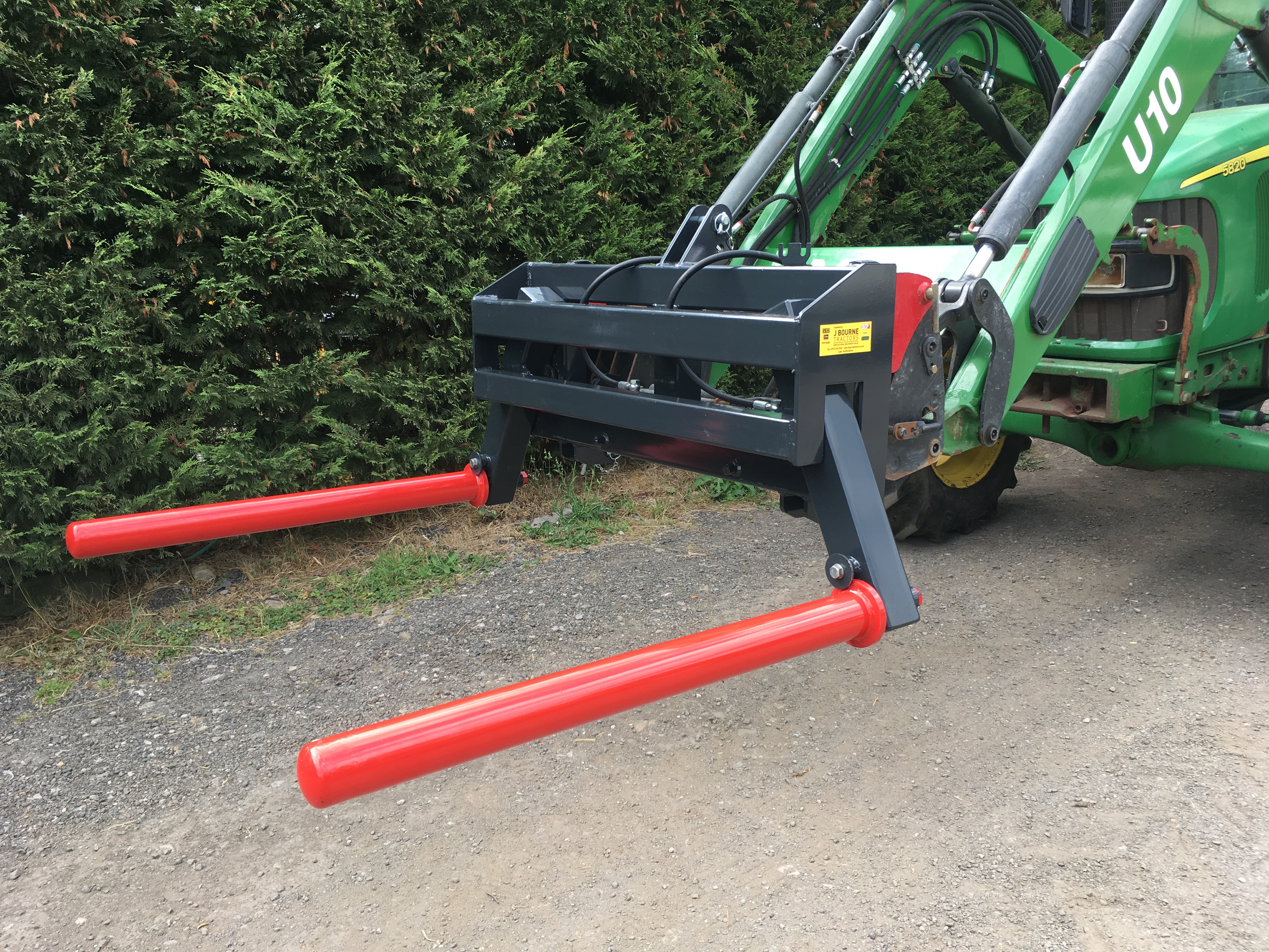 HYDRAULIC BALE SQUEEZE - J Bourne Tractors HYDRAULIC BALE SQUEEZE - J Bourne Tractors