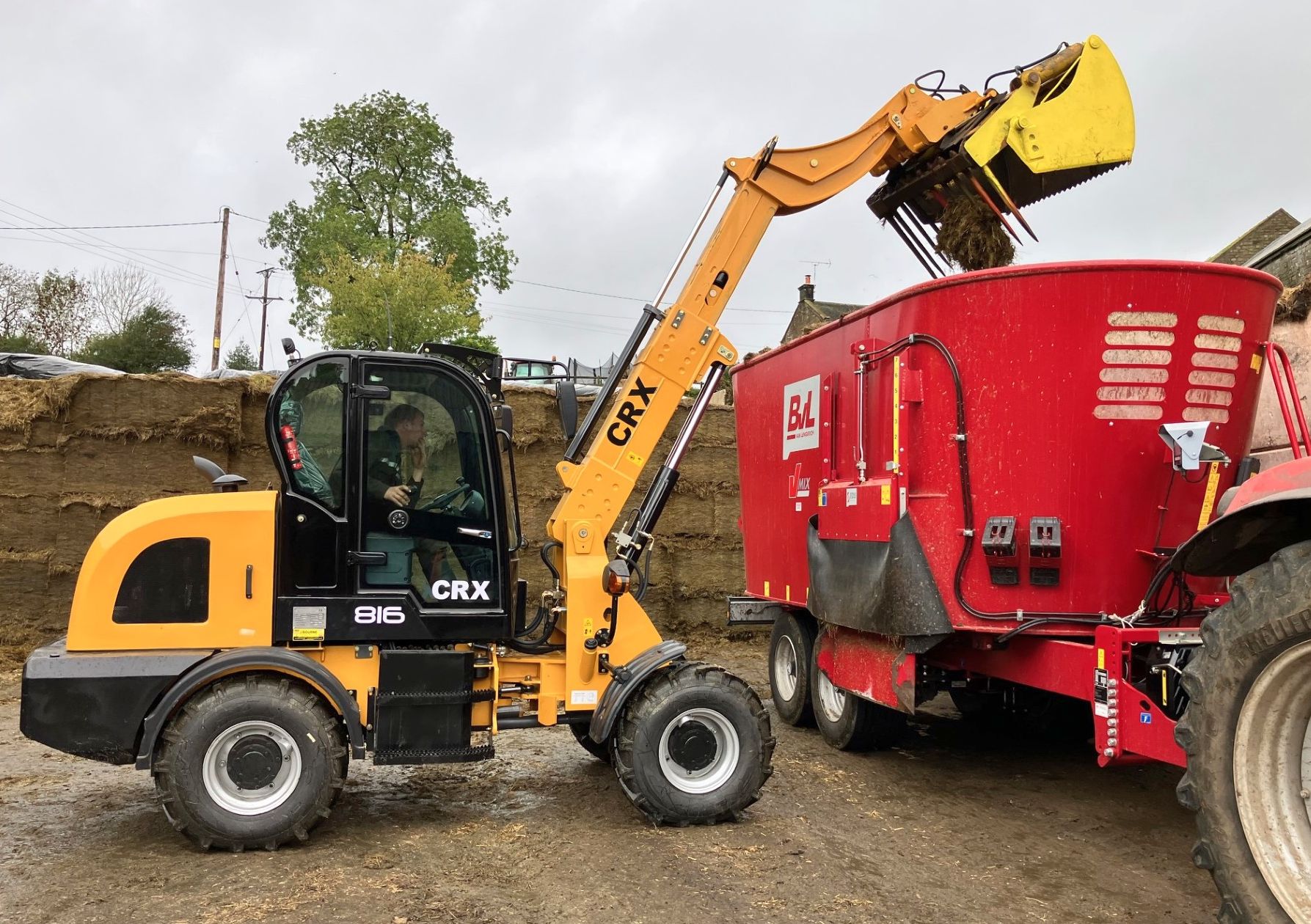 CRX 816 PIVOT STEER LOADERS - J Bourne Tractors